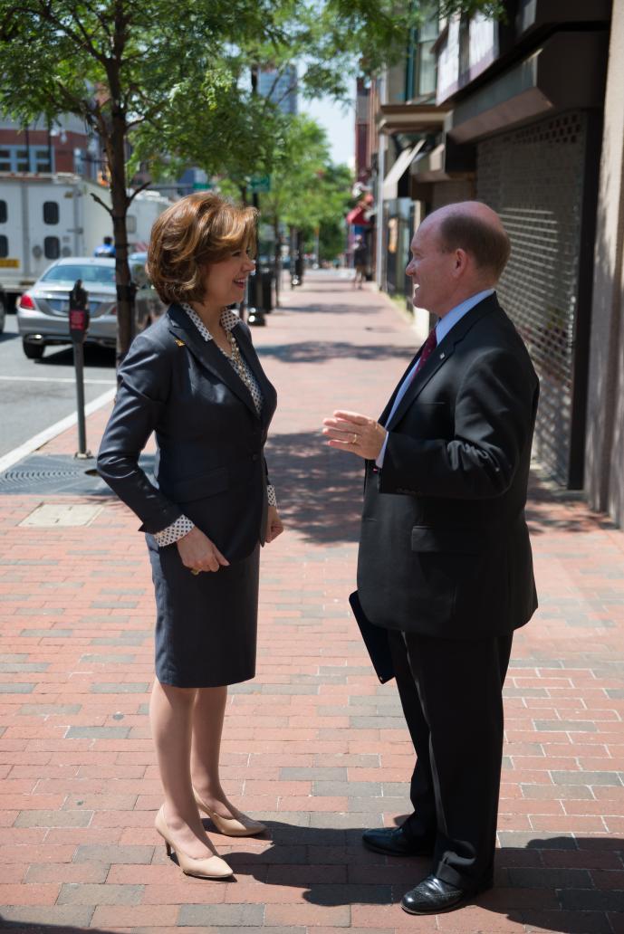 Sen. Coons welcomes SBA Director Maria Contreas-Sweet to Wilmington